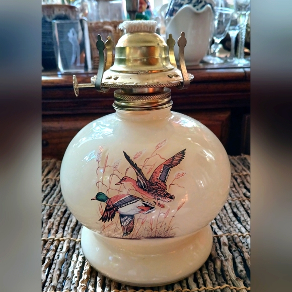 lamplight farms | Accents | Vintage Lamplight Farms Oil Lamp Geese ...